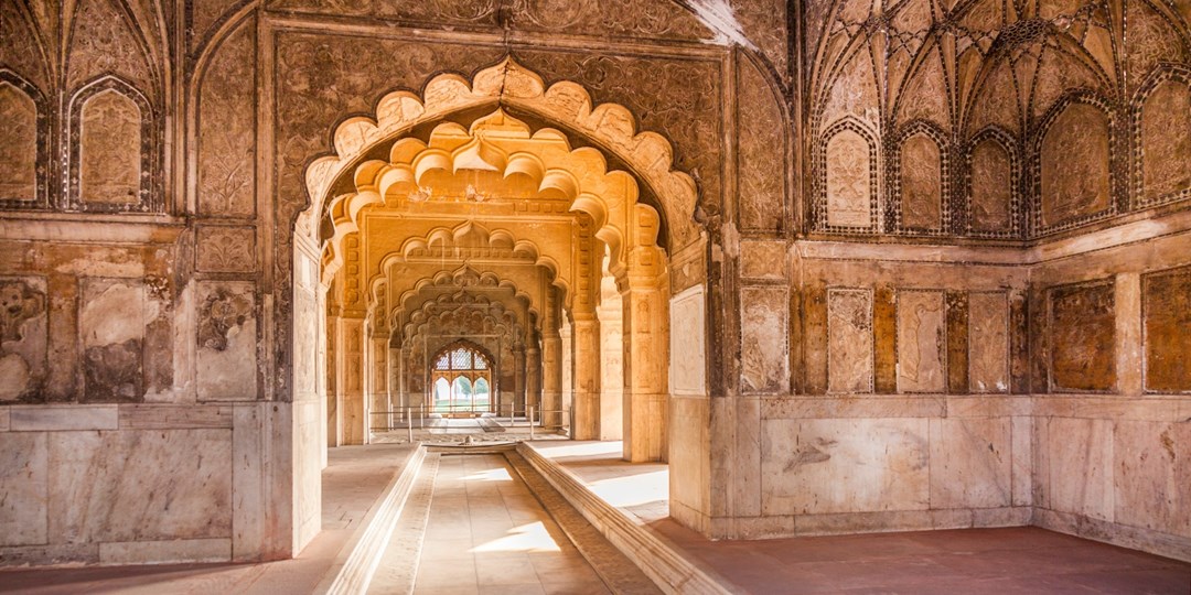 $3353 & up—Tour India for 10 nights w/air, save $1100 | Travelzoo