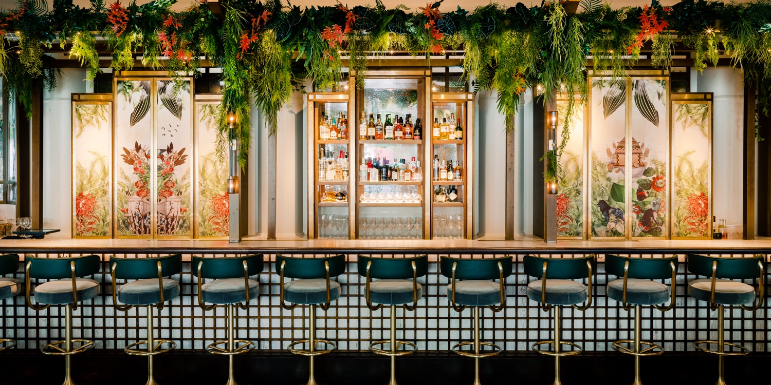 £25 – Tropical-themed bar on Trafalgar Square: 4 cocktails | Travelzoo