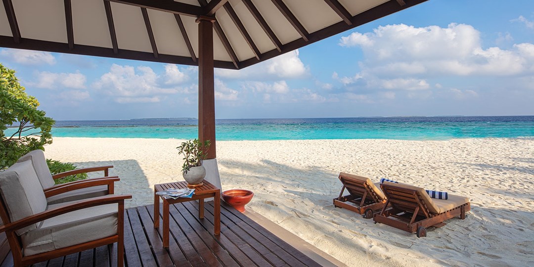 ab 1729 €—Malediven: Villa am Strand, AI & Emirates-Flug | Travelzoo
