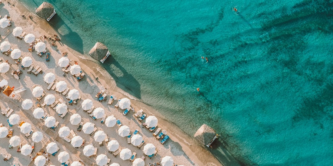 ab 519 €—Griechenland: 5*-Hotel in Strandlage mit HP & Flug | Travelzoo