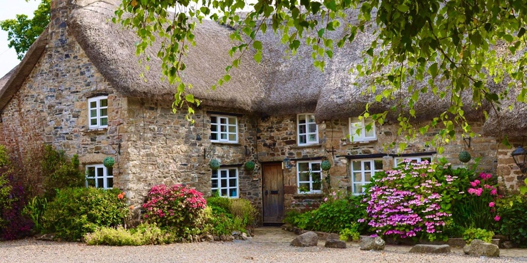 £149—Dartmoor: overnight stay in thatched inn with dinner | Travelzoo