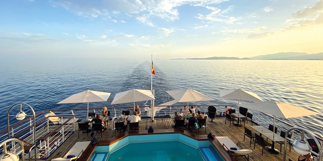 £1599pp—All-inc small-ship Canaries cruise, save 30% | Travelzoo