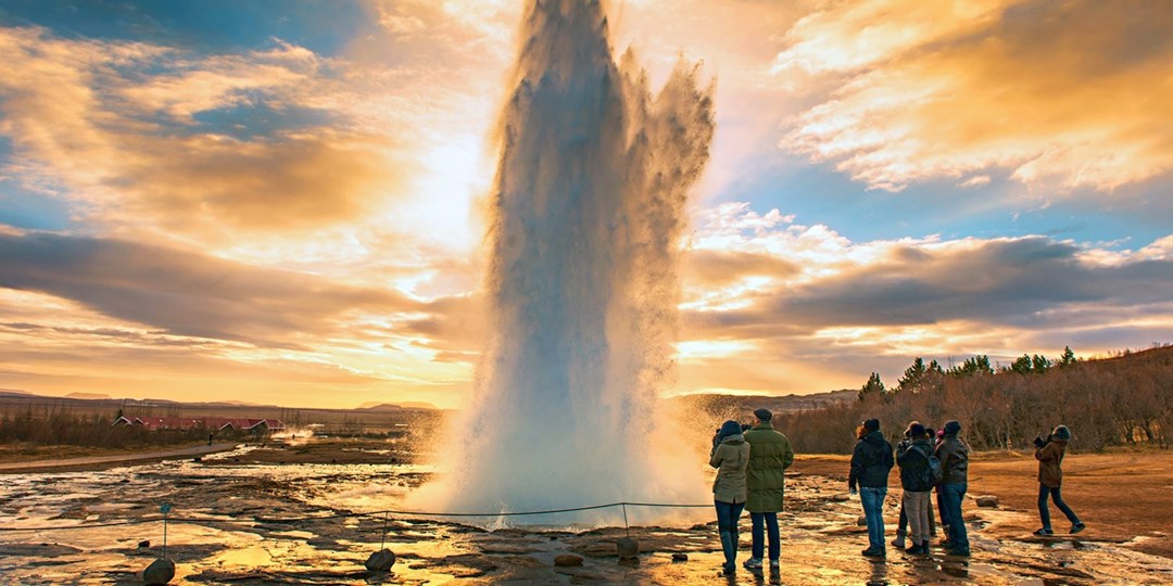 $599—Northern lights package w/flights | Travelzoo