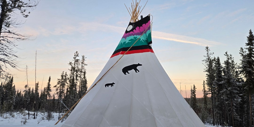 $1459—Alberta 3-nt. northern lights & tipi retreat w/meals | Travelzoo