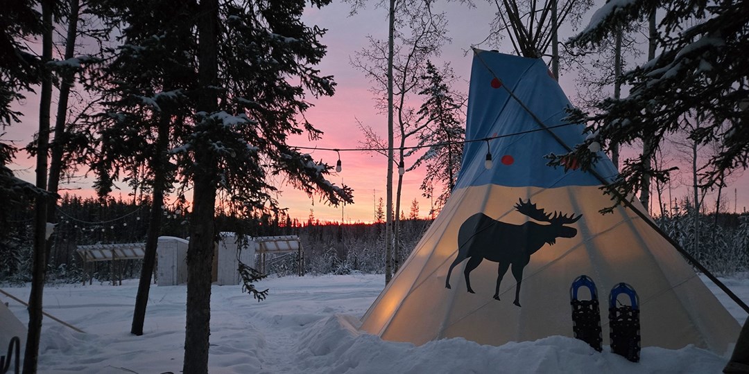 $1459—Alberta 3-nt. northern lights & tipi retreat w/meals | Travelzoo