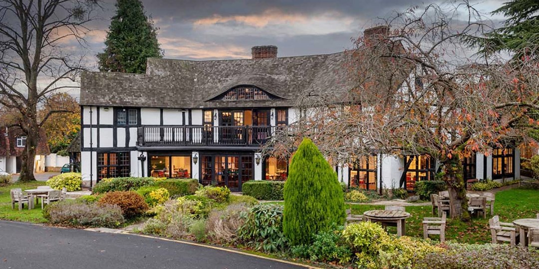 £139—2 nights in a charming Tudor hotel in Surrey | Travelzoo