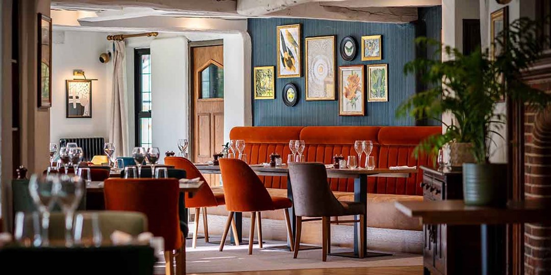 £139—2 nights in a charming Tudor hotel in Surrey | Travelzoo