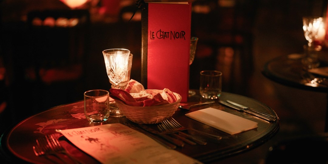 £79pp—Immersive Parisian cabaret show w/dinner & drinks | Travelzoo