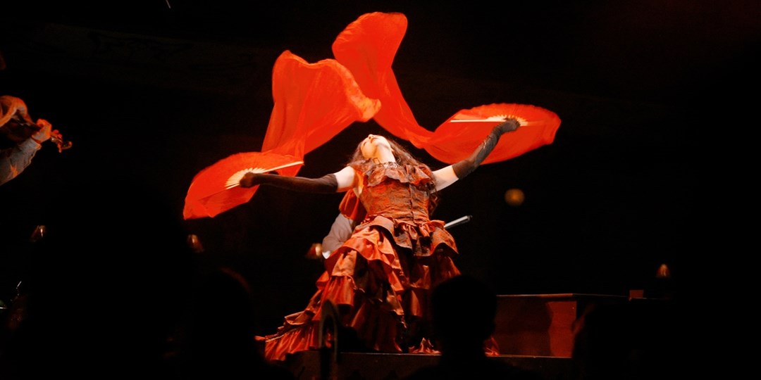 £79pp—Immersive Parisian cabaret show w/dinner & drinks | Travelzoo