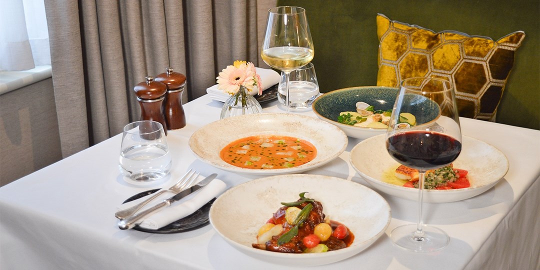 £30pp—3-course lunch with prosecco at 5-star Mayfair hotel | Travelzoo