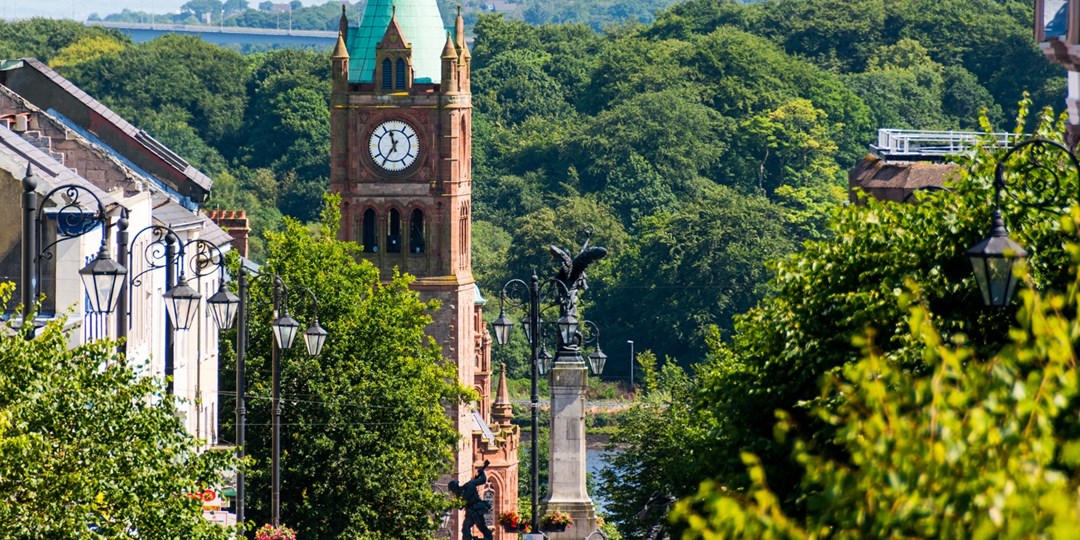 3-night Derry~Londonderry trip with flights | Travelzoo