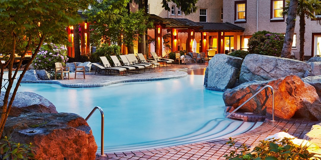 $119—Harrison Hot Springs Resort w/Breakfast | Travelzoo