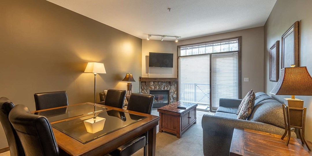 $198—Ski-in/ski-out lodge at Kicking Horse | Travelzoo