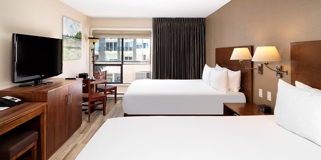 $129—Victoria waterfront hotel w/breakfast & parking | Travelzoo