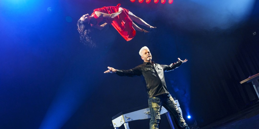 $23—Vegas-inspired magic show in Niagara Falls | Travelzoo