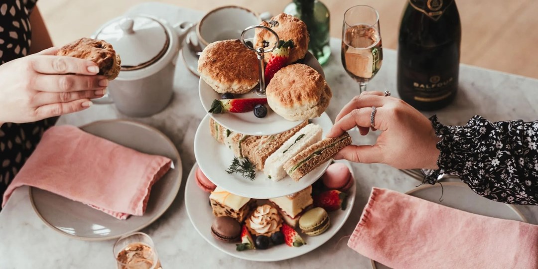 £35—Kent wine estate: afternoon tea & bubbly for 2, save 50% | Travelzoo