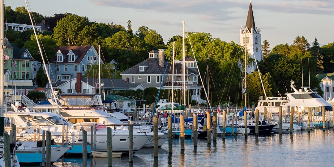 The Best Lake Vacations in the Midwest | Travelzoo