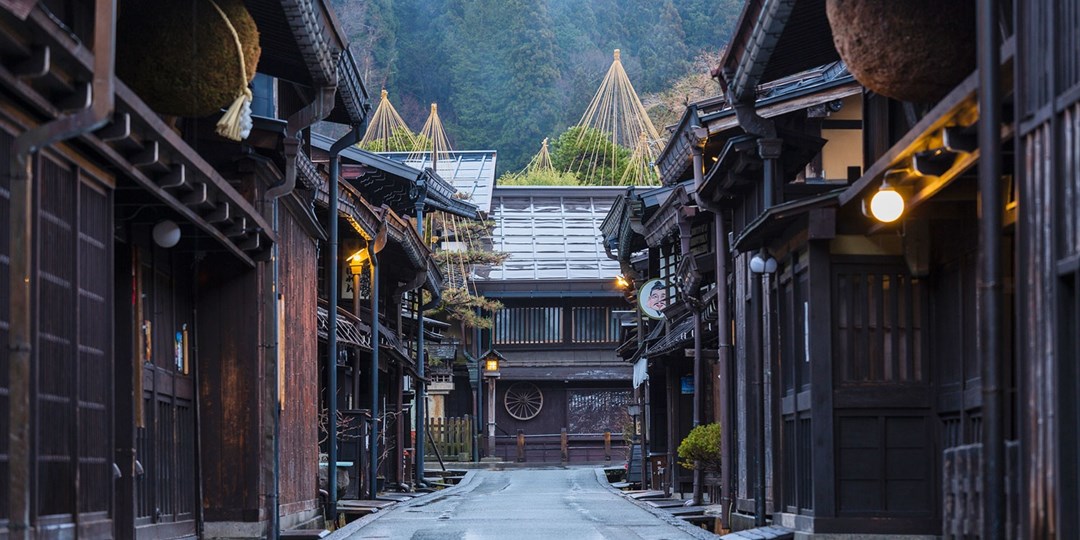 $6098 & up—12-nt. fully guided tour of Japan w/air | Travelzoo