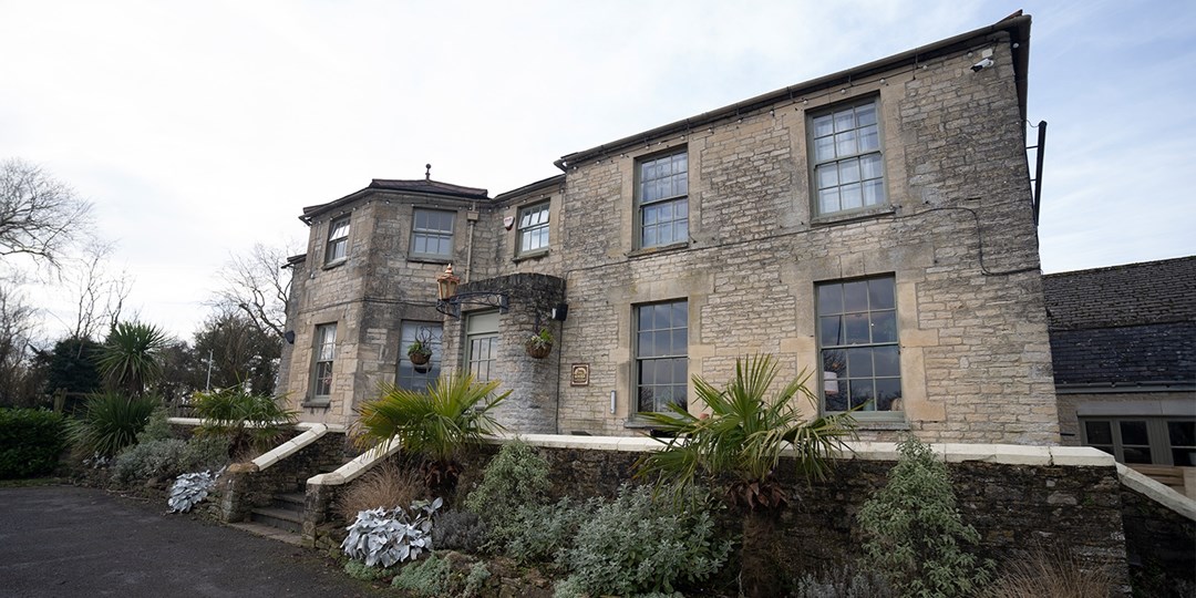 £89—Stay in a 400-year-old coaching inn | Travelzoo