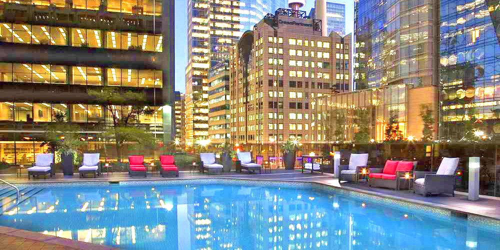Hilton Toronto | Travelzoo