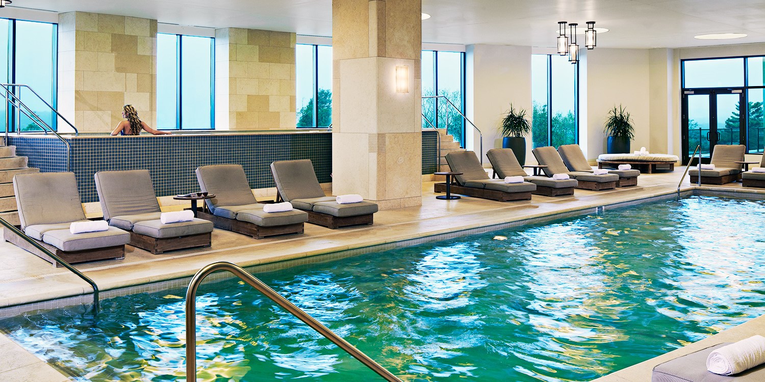 Is There A Pool At The Fox Tower? – PVWV