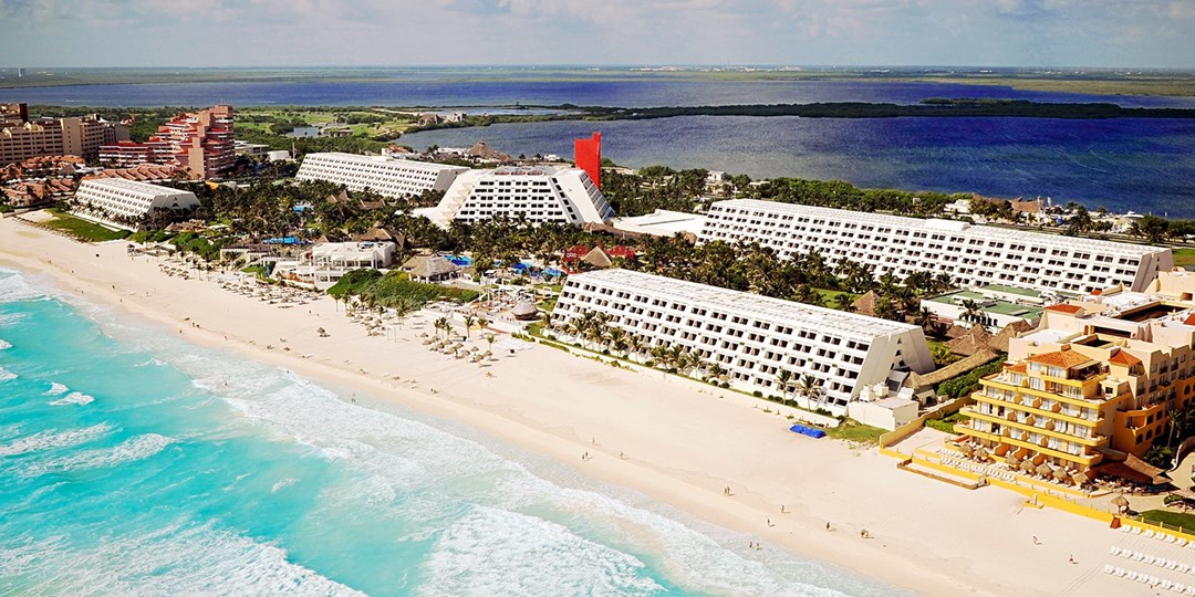 The Pyramid at Grand Oasis | Travelzoo